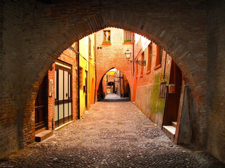 Cosa Vedere a Ferrara: 50 Luoghi di Interesse e Posti da Visitare
